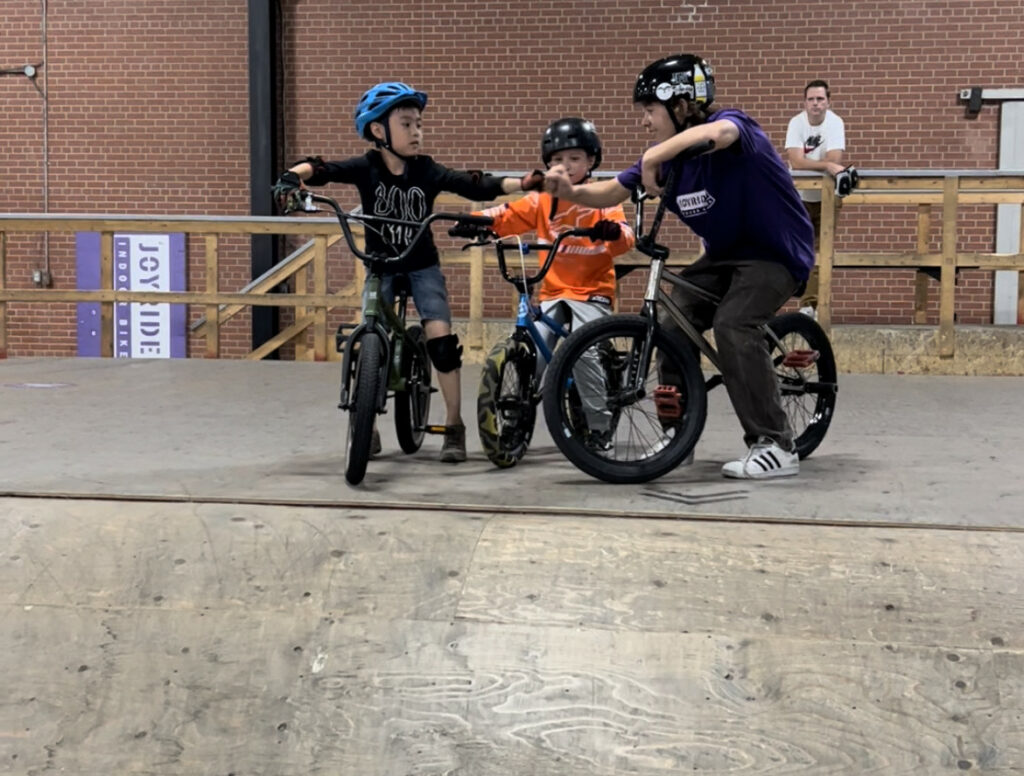 LESSONS - GROUP LESSONS - Joyride 150 Indoor Bike Park